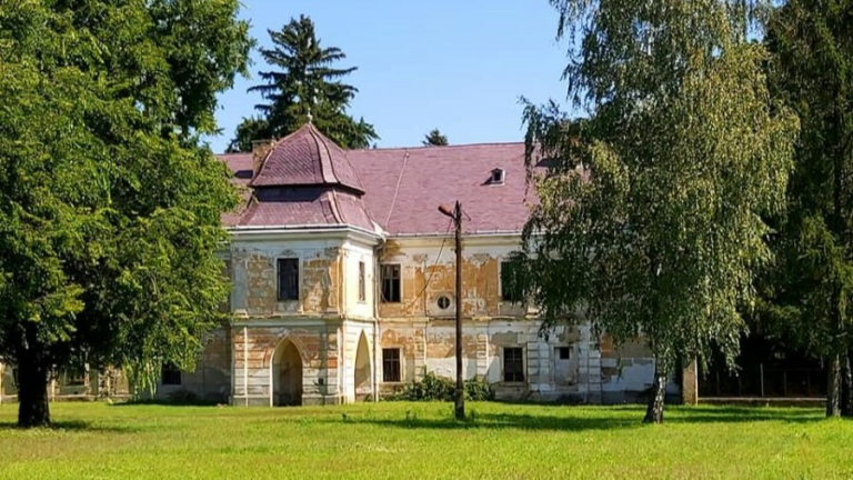 The aristocratic mansion in Erdőtelek is set to undergo a refurbishment ...